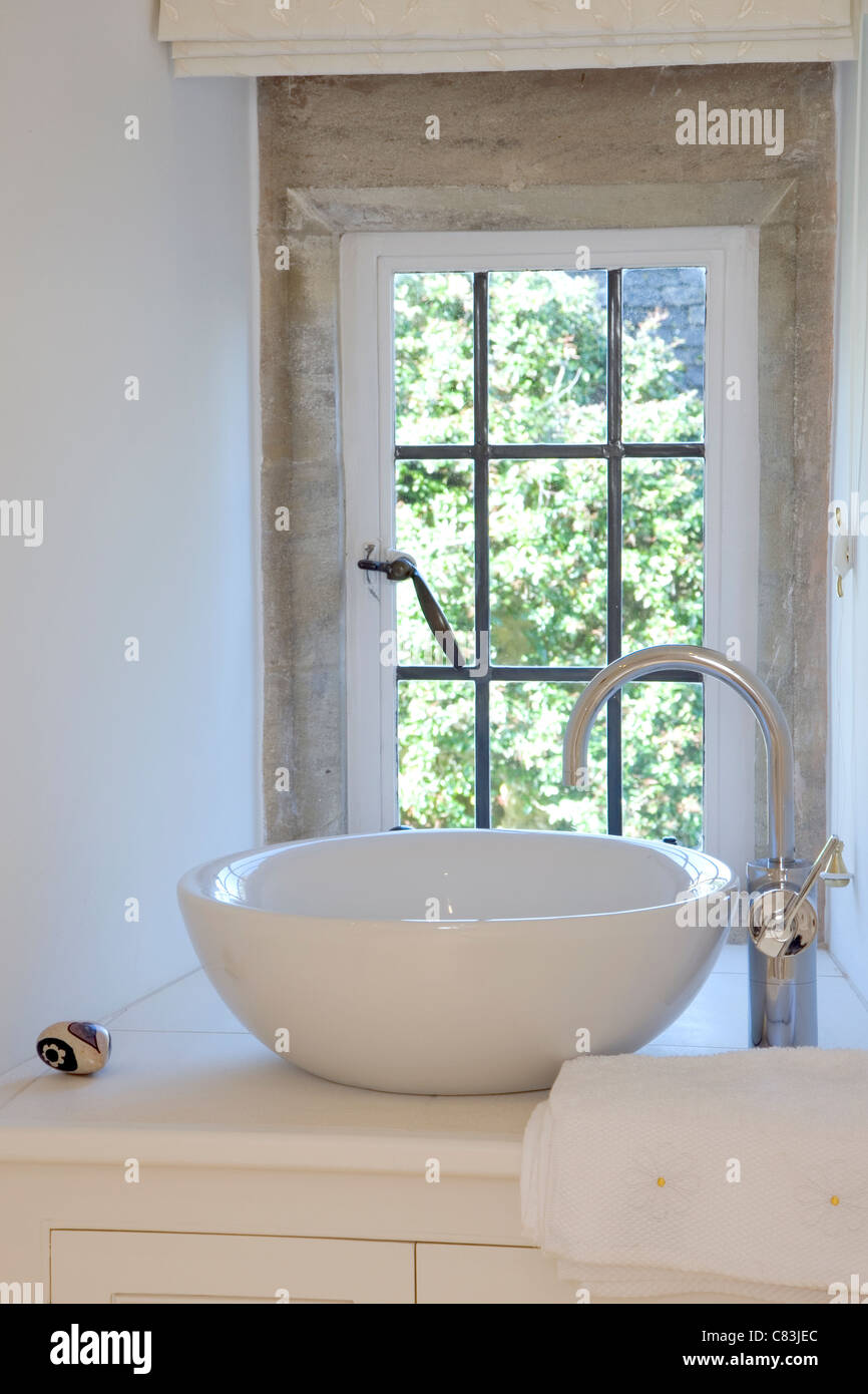 Wash hand basin hi-res stock photography and images - Alamy