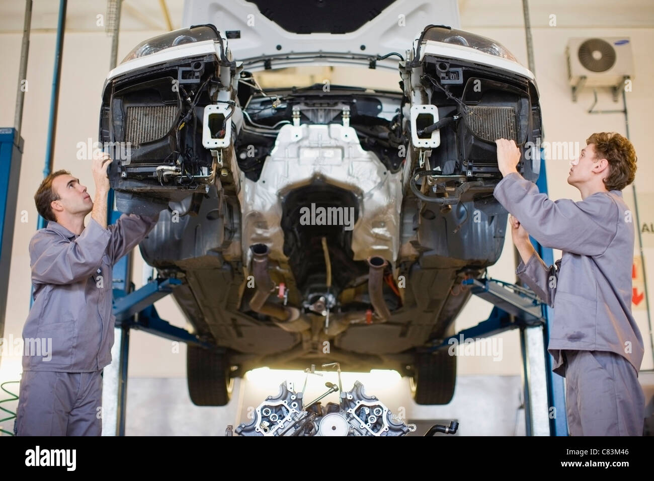 Low angle view mechanics hi-res stock photography and images - Alamy