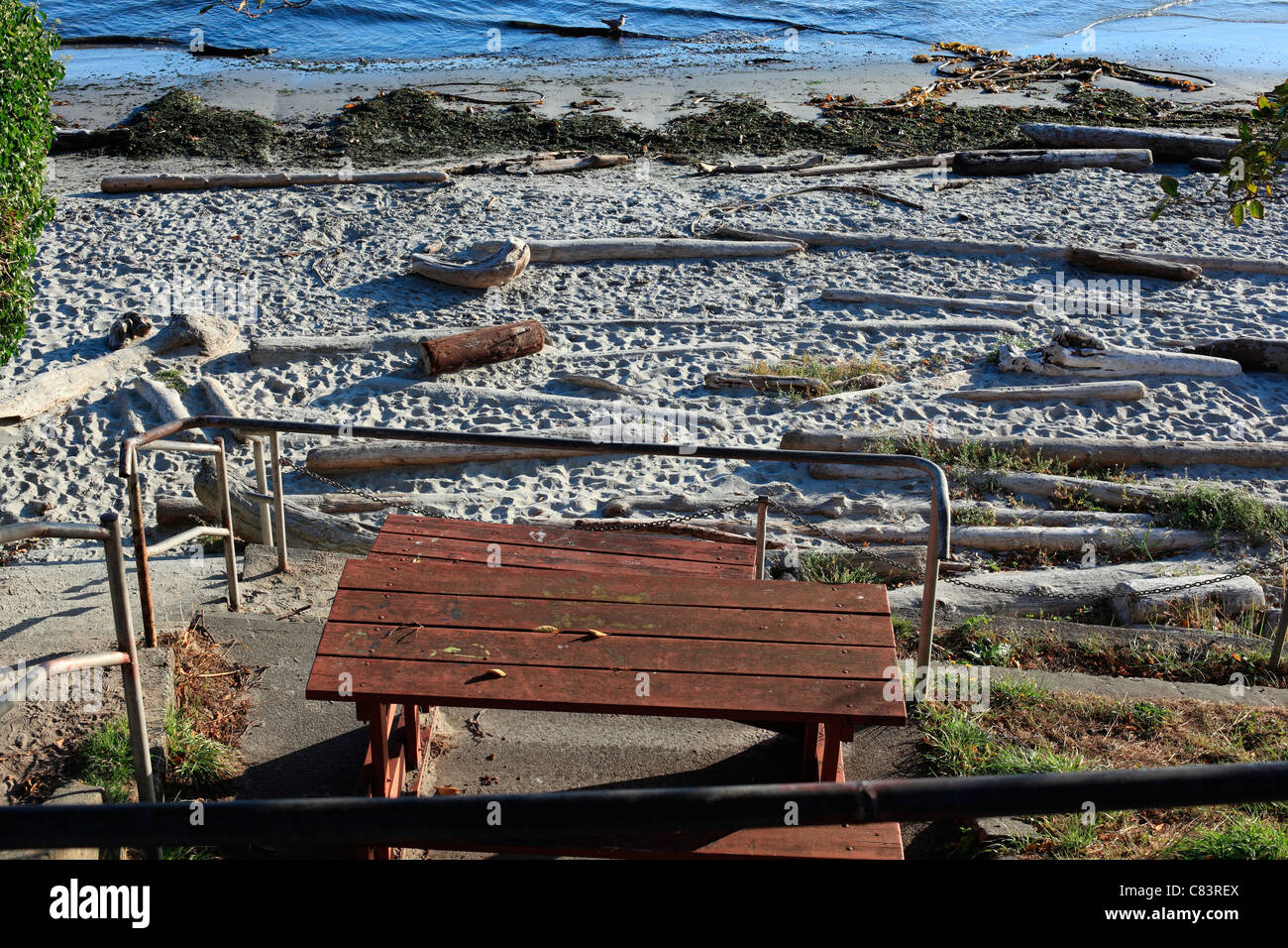 Panic tables by a beach hi-res stock photography and images - Alamy
