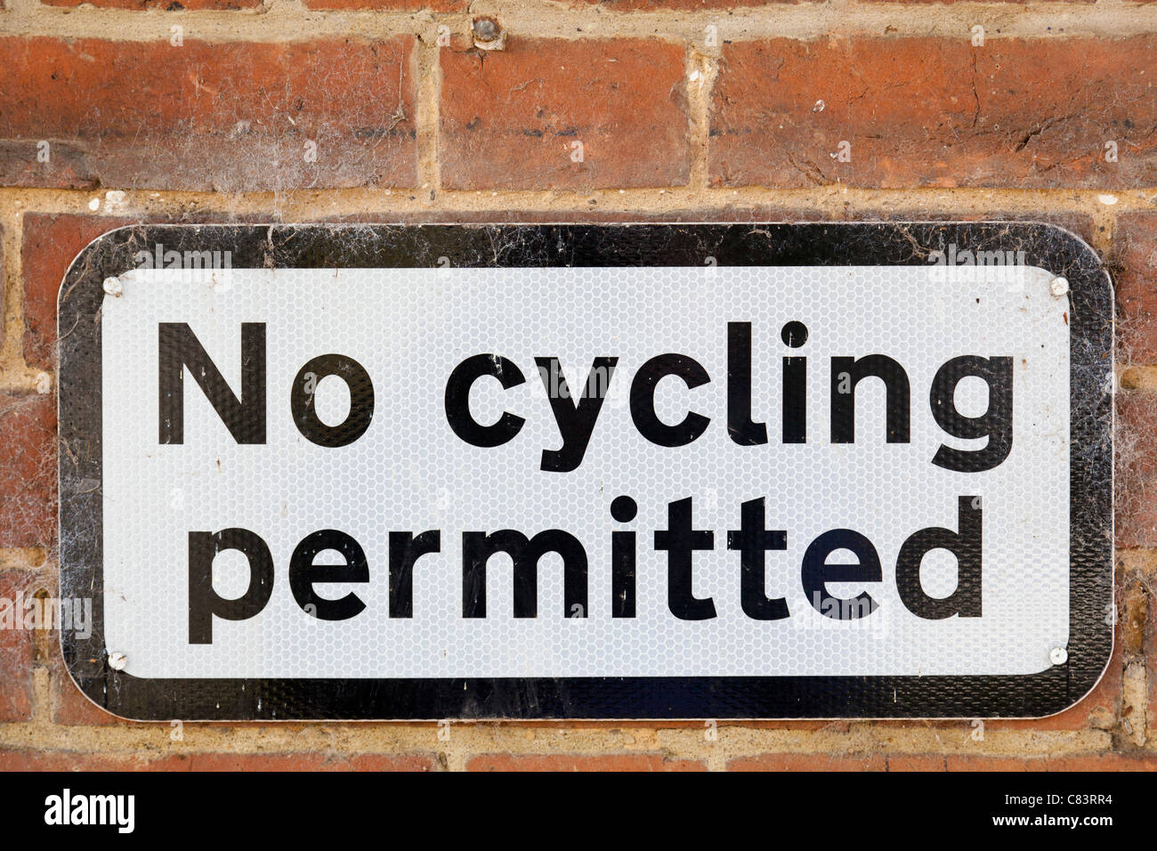 Cycling permitted sign hi-res stock photography and images - Alamy