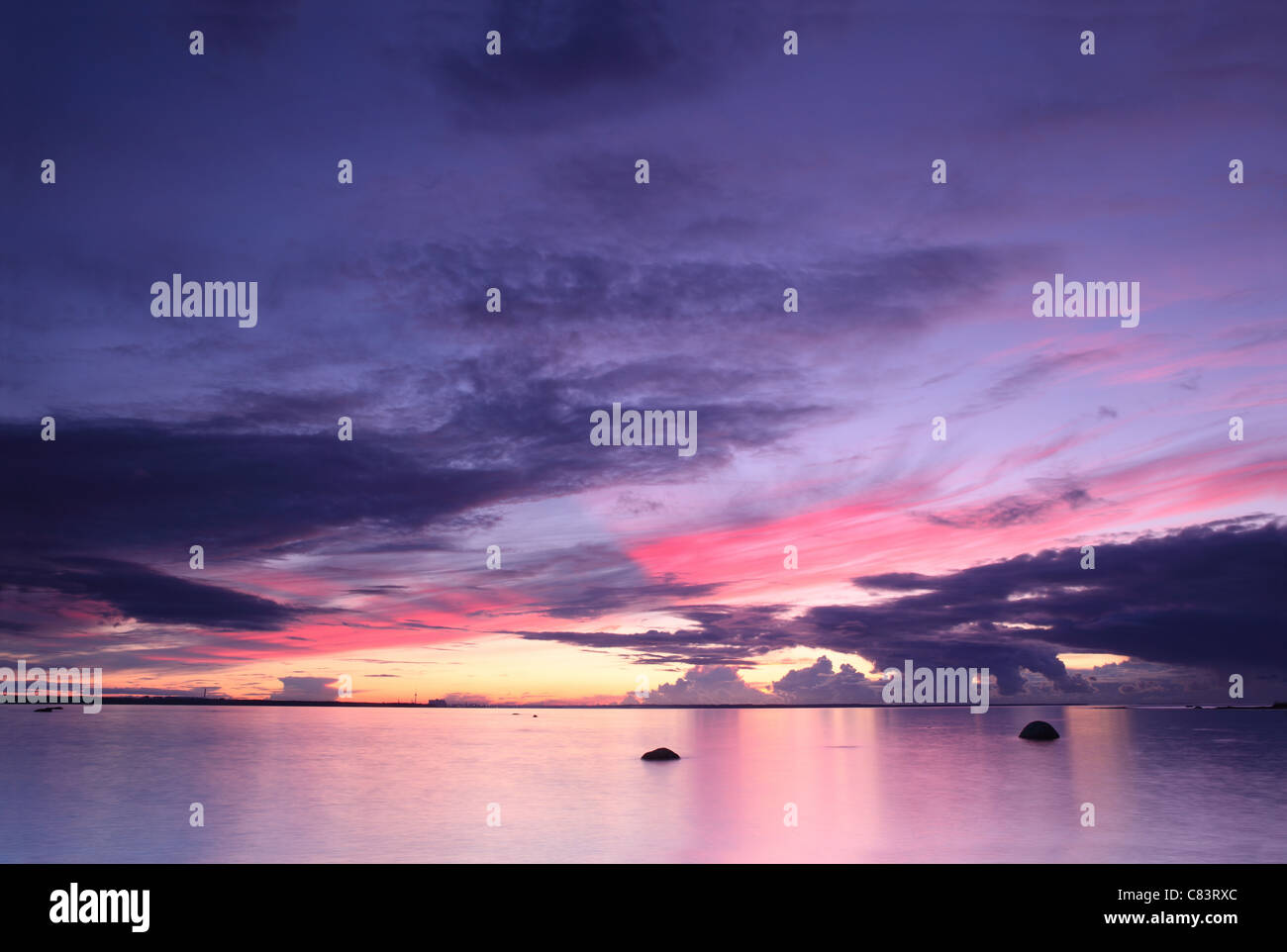 Red blue and purple sunset hi-res stock photography and images - Alamy
