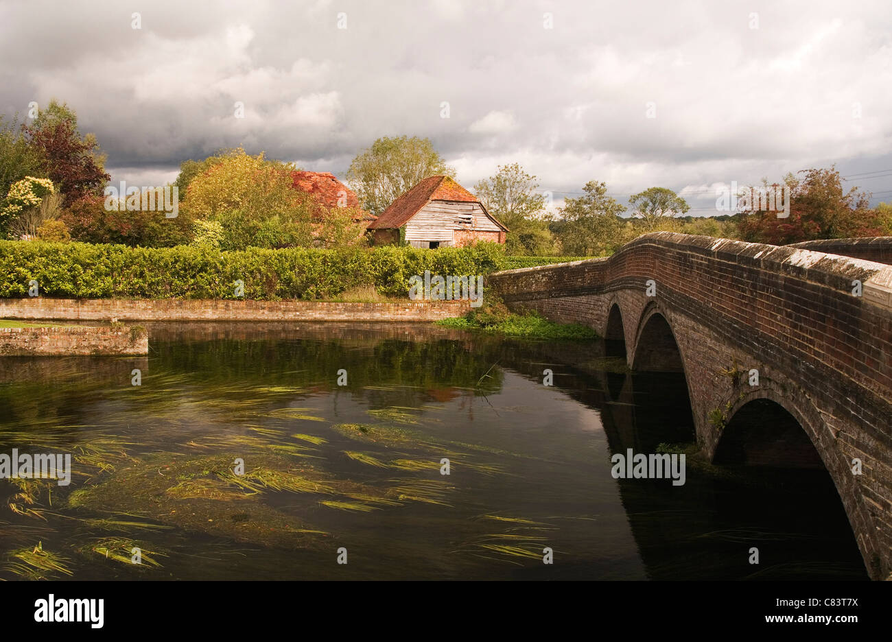 Roadbridge over river avon hi-res stock photography and images - Alamy