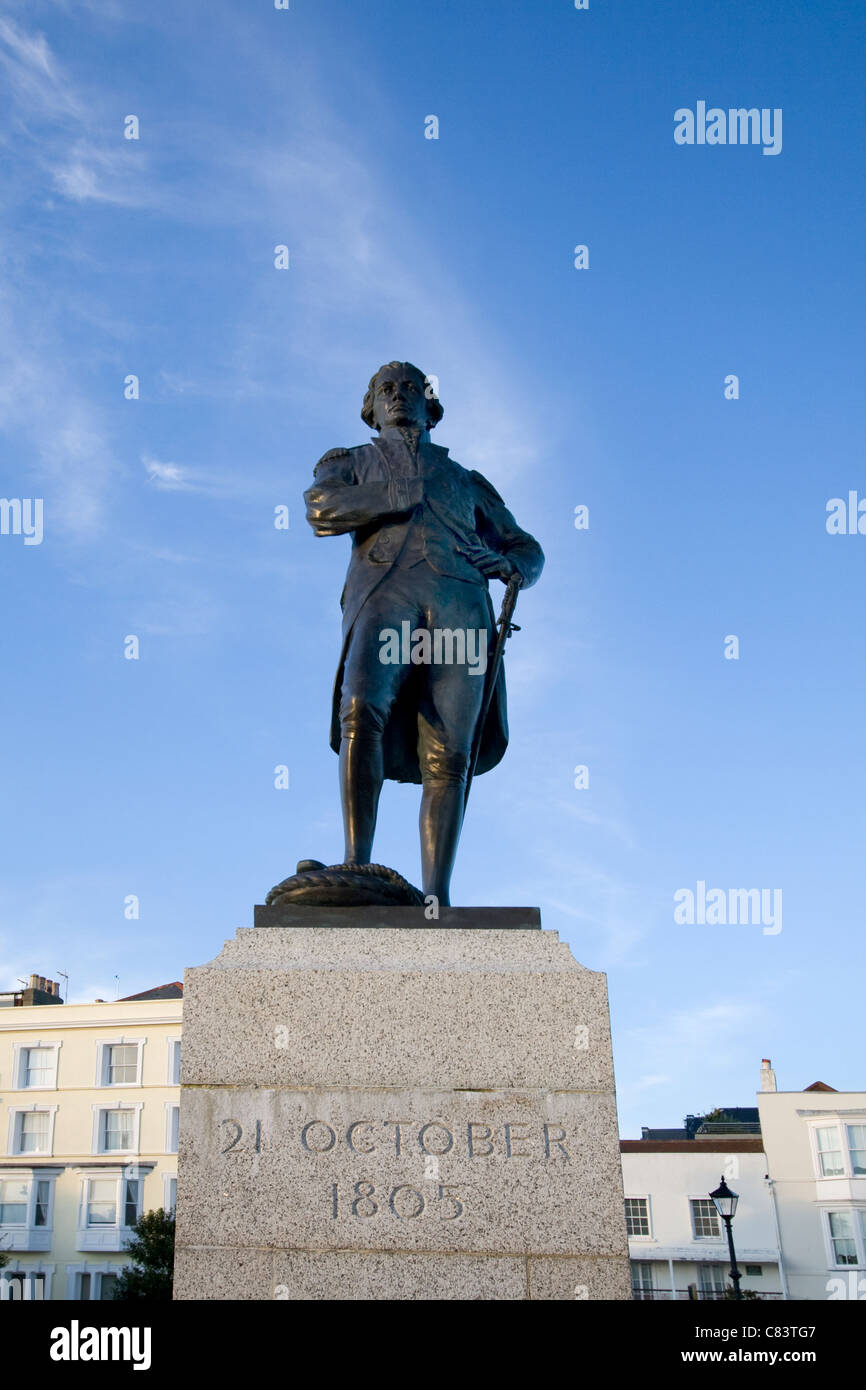 Statue of lord nelson hi-res stock photography and images - Alamy