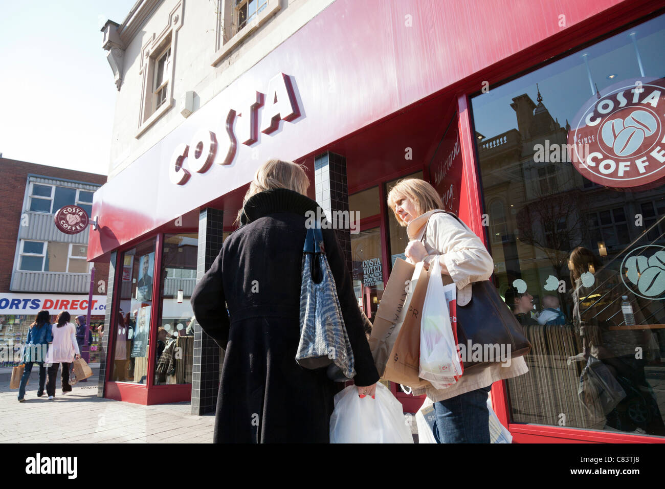 Coffee and a chat, uk hi-res stock photography and images - Alamy