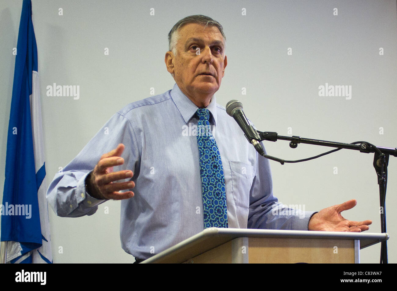 Dan shechtman hi-res stock photography and images - Alamy