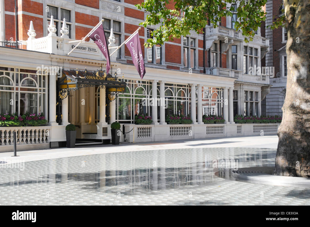 Connaught place london hi-res stock photography and images - Alamy