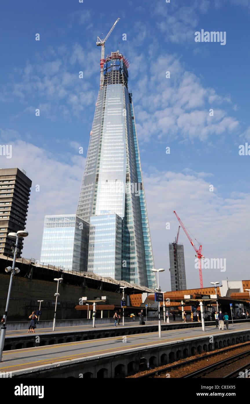 Work in progress Shard skyline landmark skyscraper building site under ...