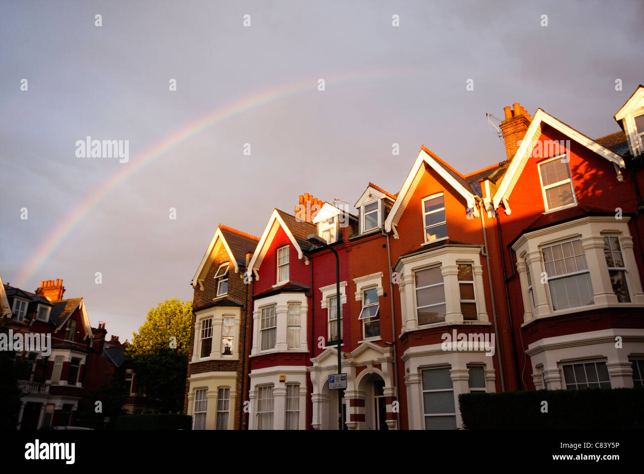 House terraced victorian hi-res stock photography and images - Alamy