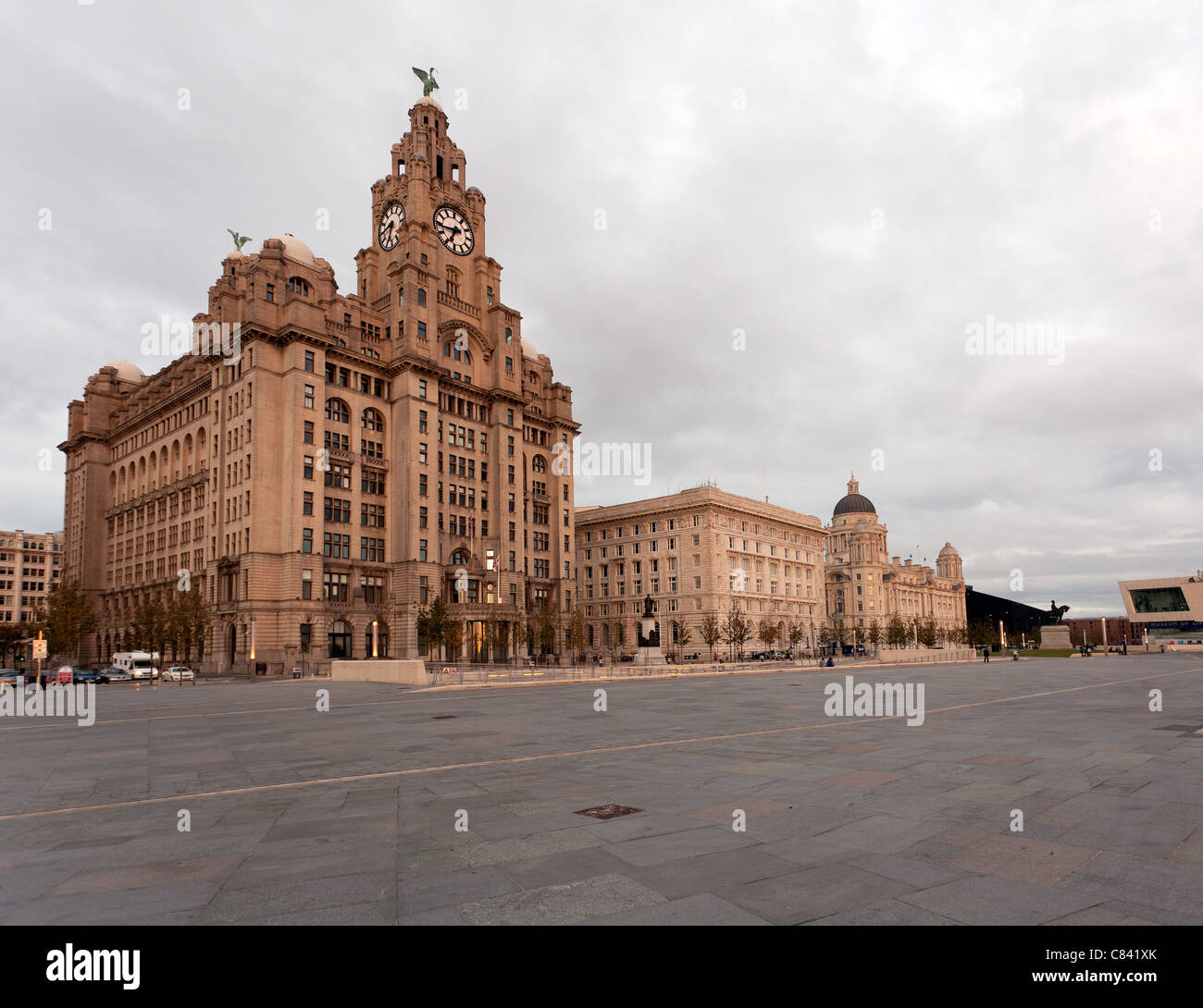 Liver buildings famous clock hi-res stock photography and images - Alamy