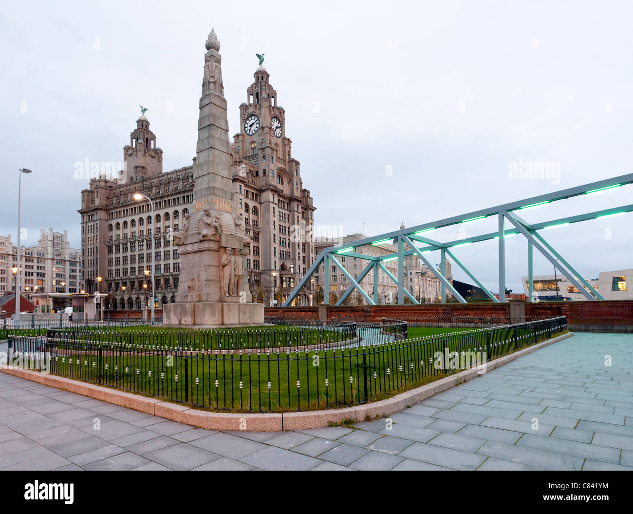 Liver buildings famous clock hi-res stock photography and images - Alamy