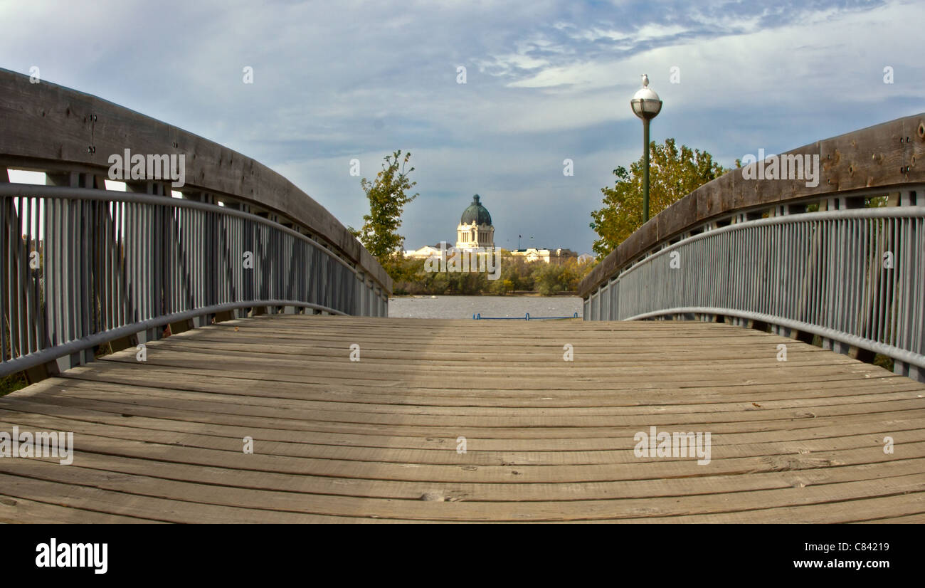 Bridge leading to the Saskatchewan Legislative Building in Regina Stock ...