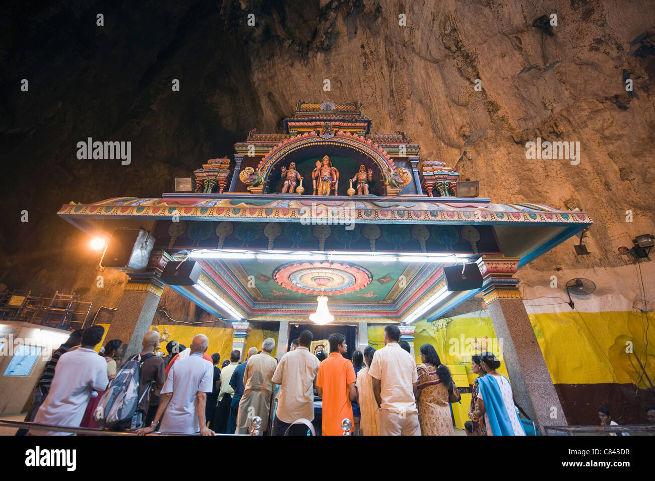 Hindu shrine temple cave hi-res stock photography and images - Alamy