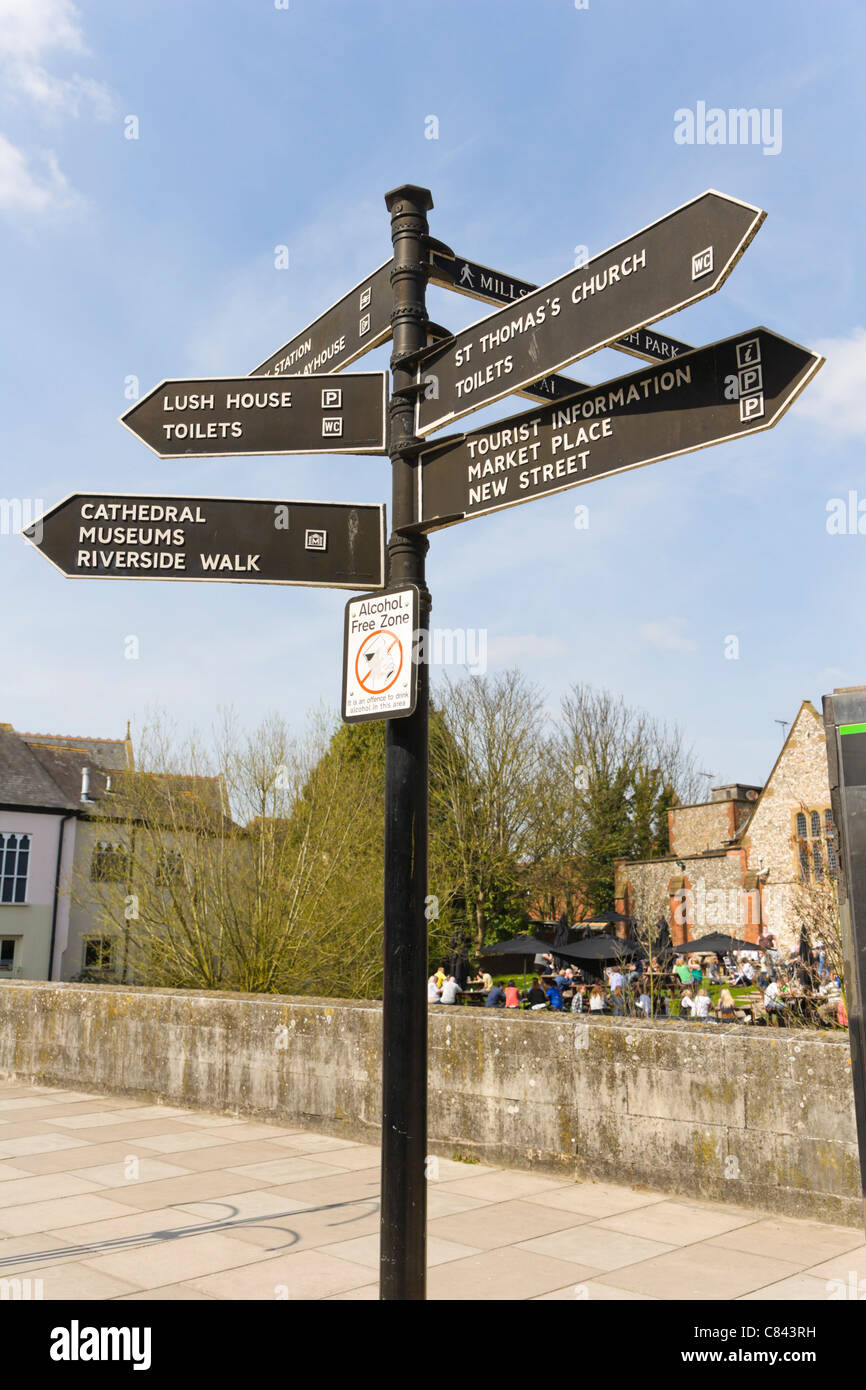 Signpost at Fisherton Bridge, Salisbury, Wiltshire, England, UK Stock ...