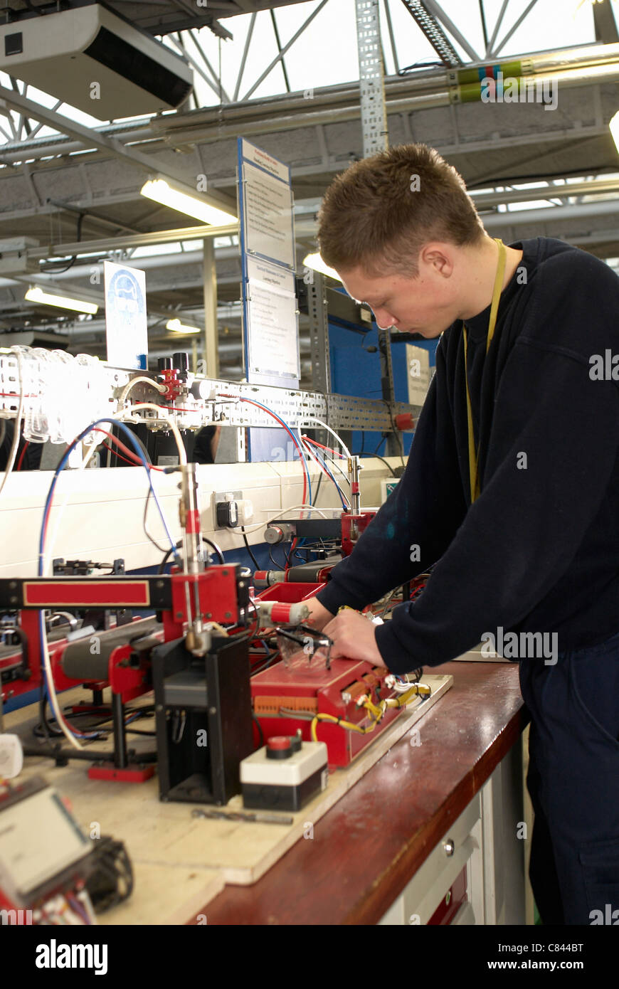 Electrical engineer hi-res stock photography and images - Alamy