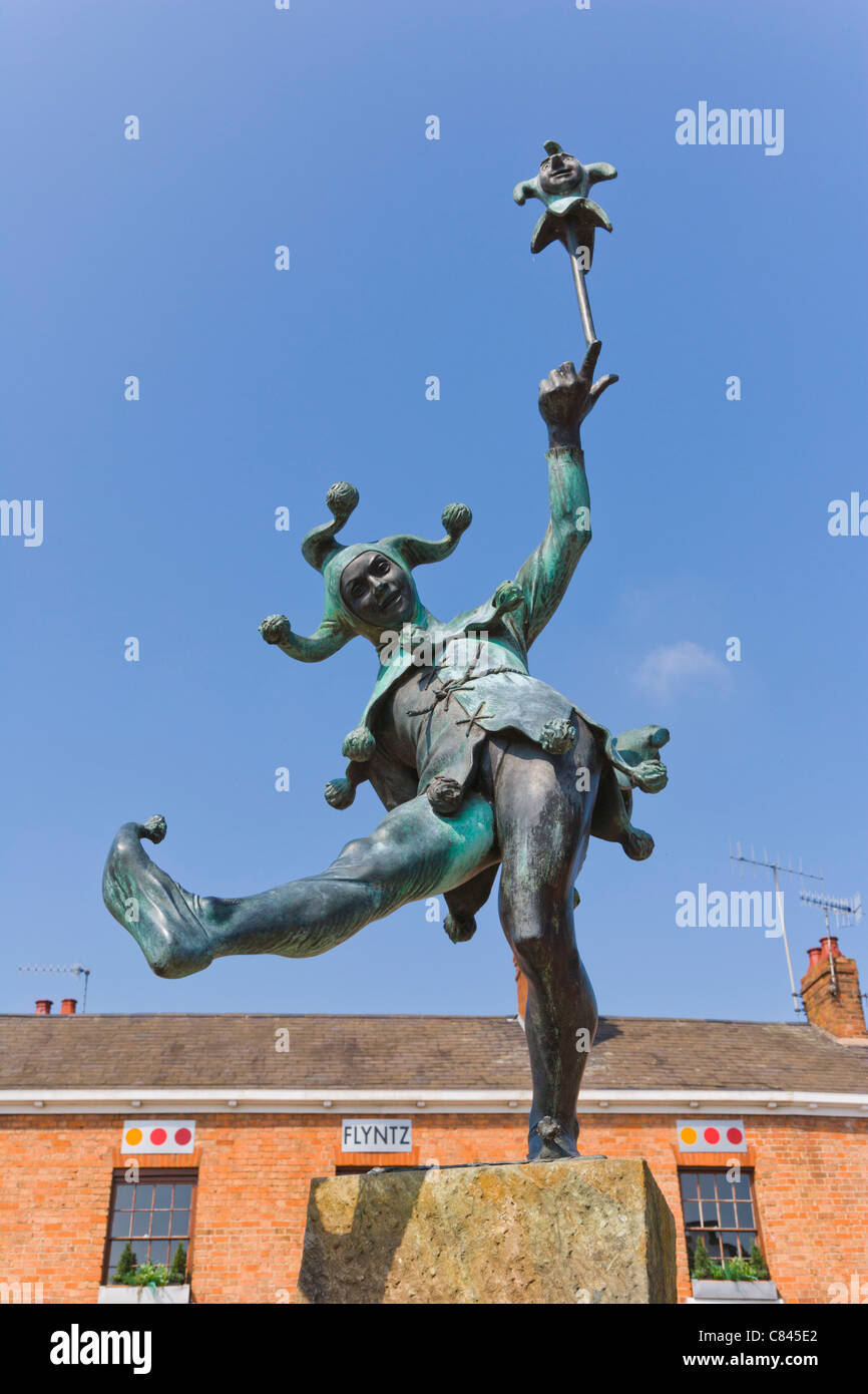 The Jester statue by James Butler, Henley Street, Stratford upon Avon ...