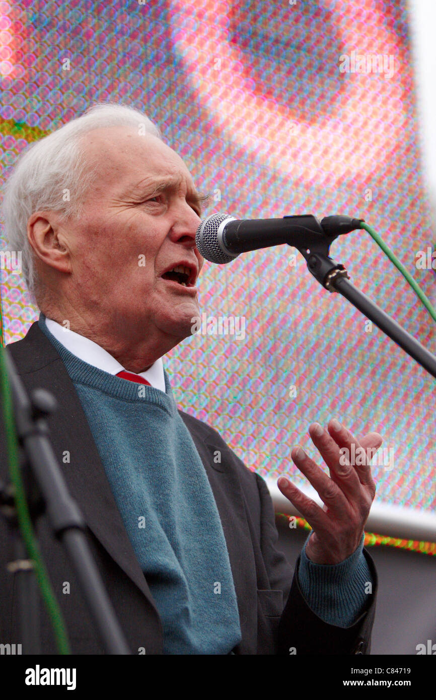 Former MP Tony Benn addresses the Anti War Mass Assembly in Trafalgar ...