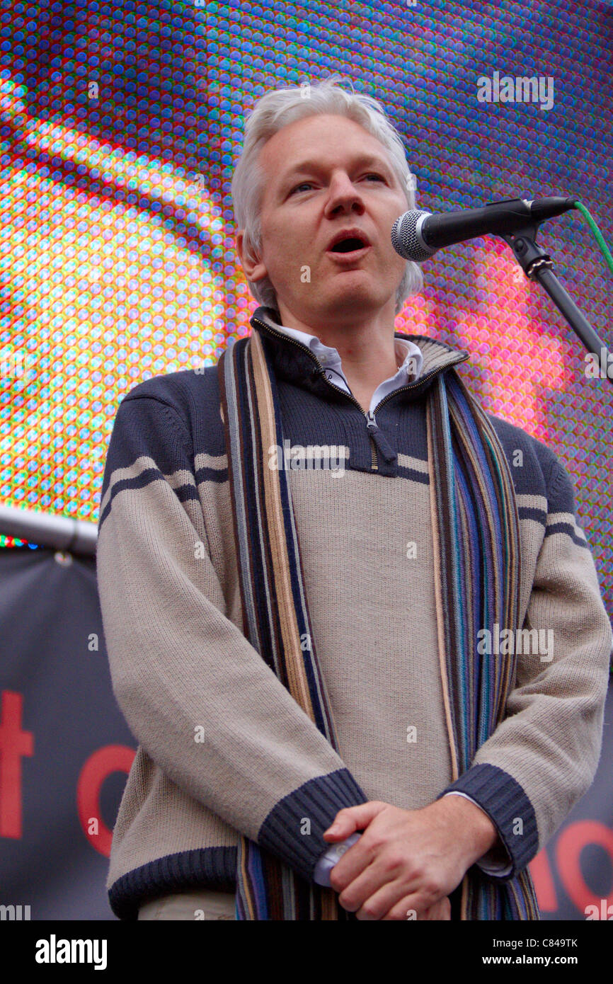 Wikileaks founder Julian Assange addresses the Anti War Mass Assembly ...