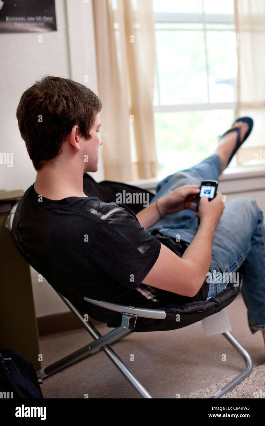 College dorm room man hi-res stock photography and images - Alamy