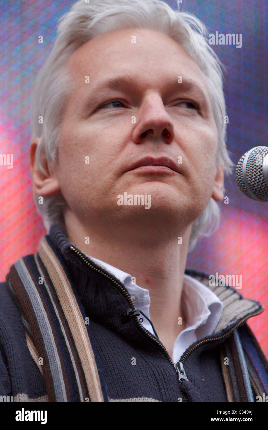 Wikileaks founder Julian Assange addresses the Anti War Mass Assembly ...