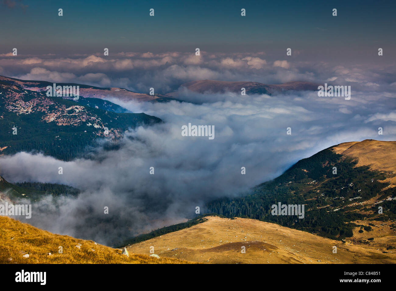 Landscape of Parang mountains in Romania, in autumn Stock Photo - Alamy