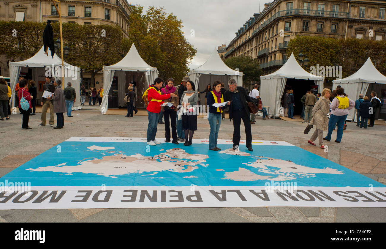 World Map Showing Capital Punishment Countries on Sidewalk, outside ...
