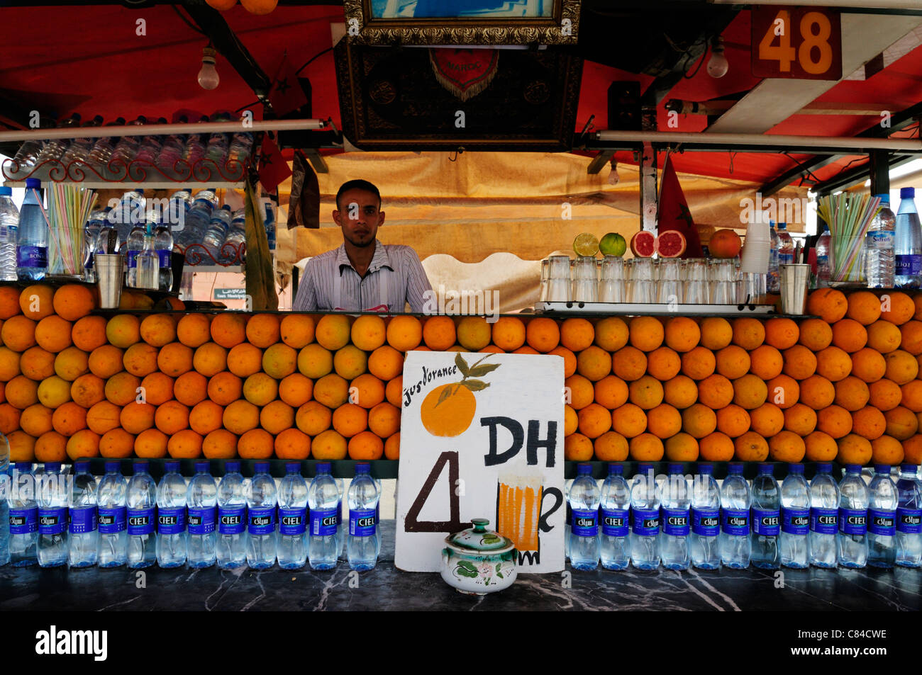 Fruit juice seller hi-res stock photography and images - Alamy
