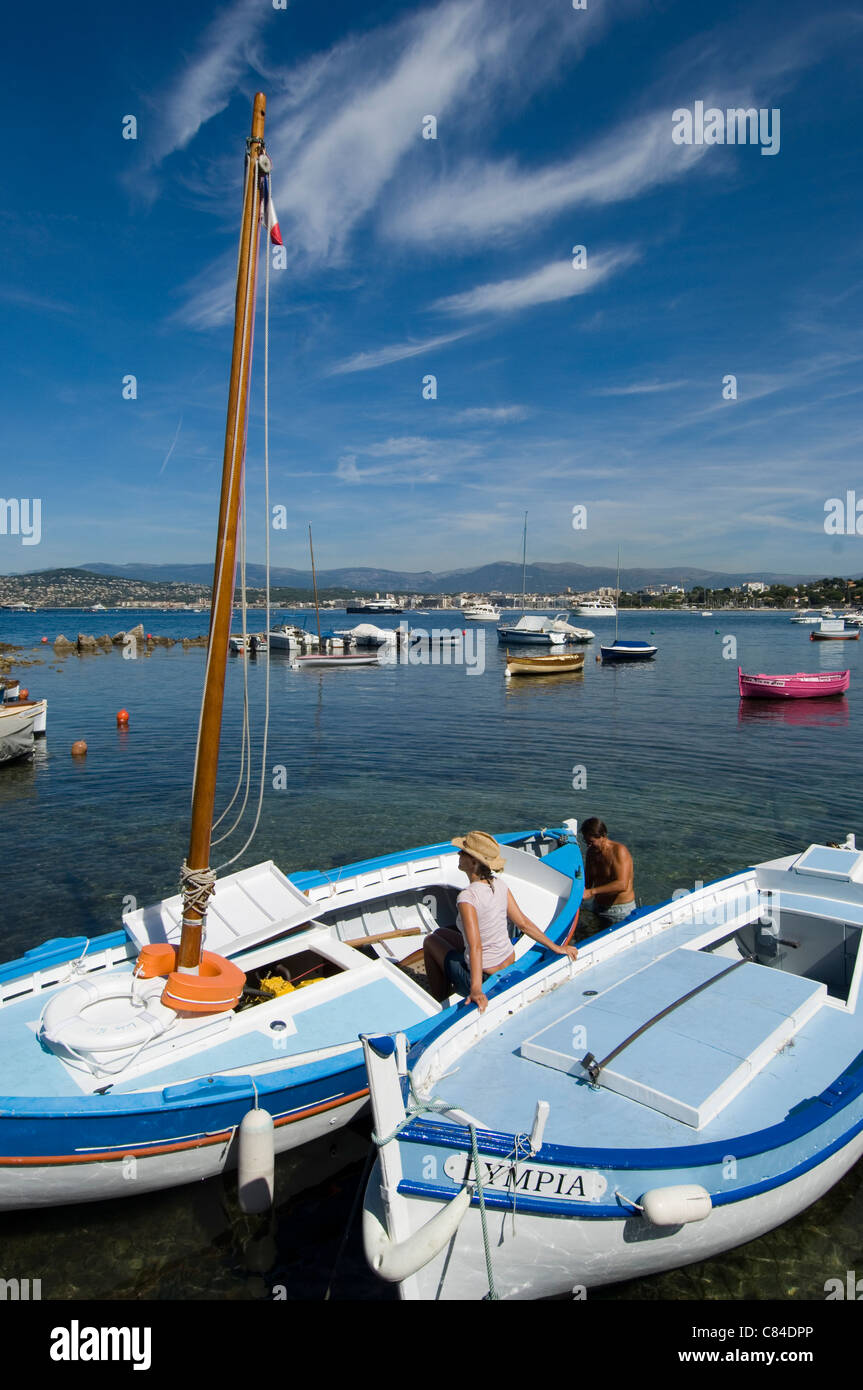 Couple setting off sailing hi-res stock photography and images - Alamy