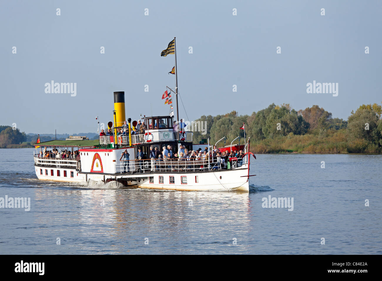 Steam ship hi-res stock photography and images - Alamy
