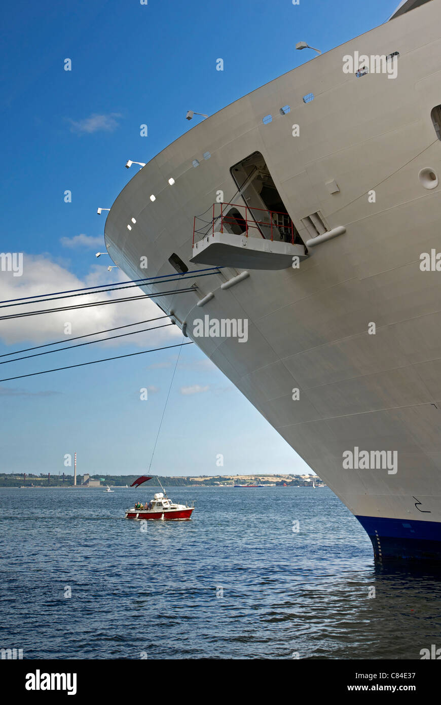 Bows of cruise liner hi-res stock photography and images - Alamy