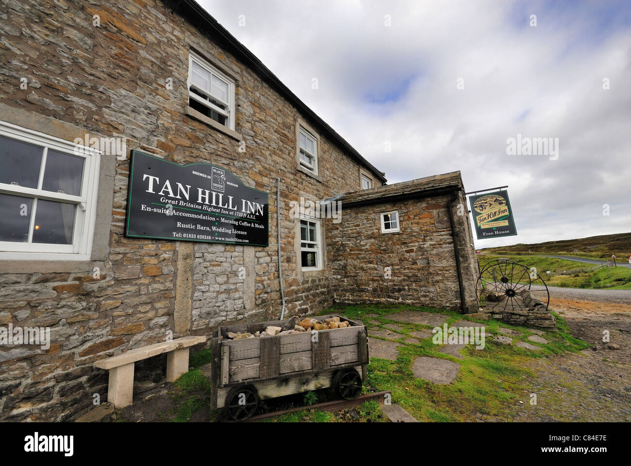 Tan hill inn highest pub hi-res stock photography and images - Alamy