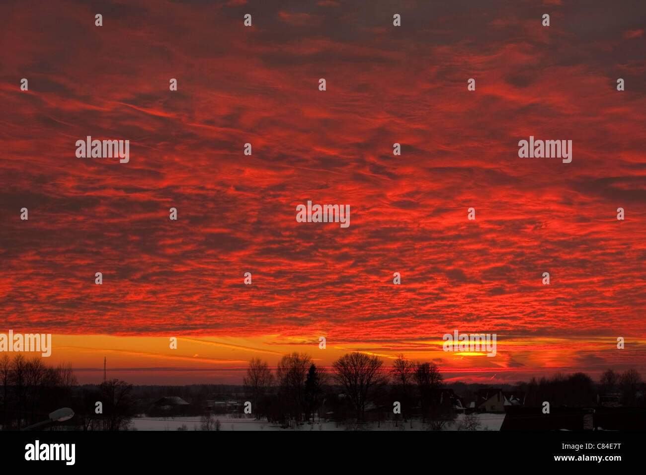 Red clouds sky hi-res stock photography and images - Alamy