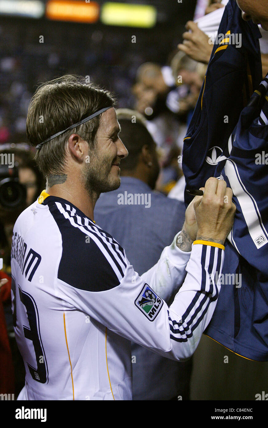 David beckham with the fans hi-res stock photography and images - Alamy