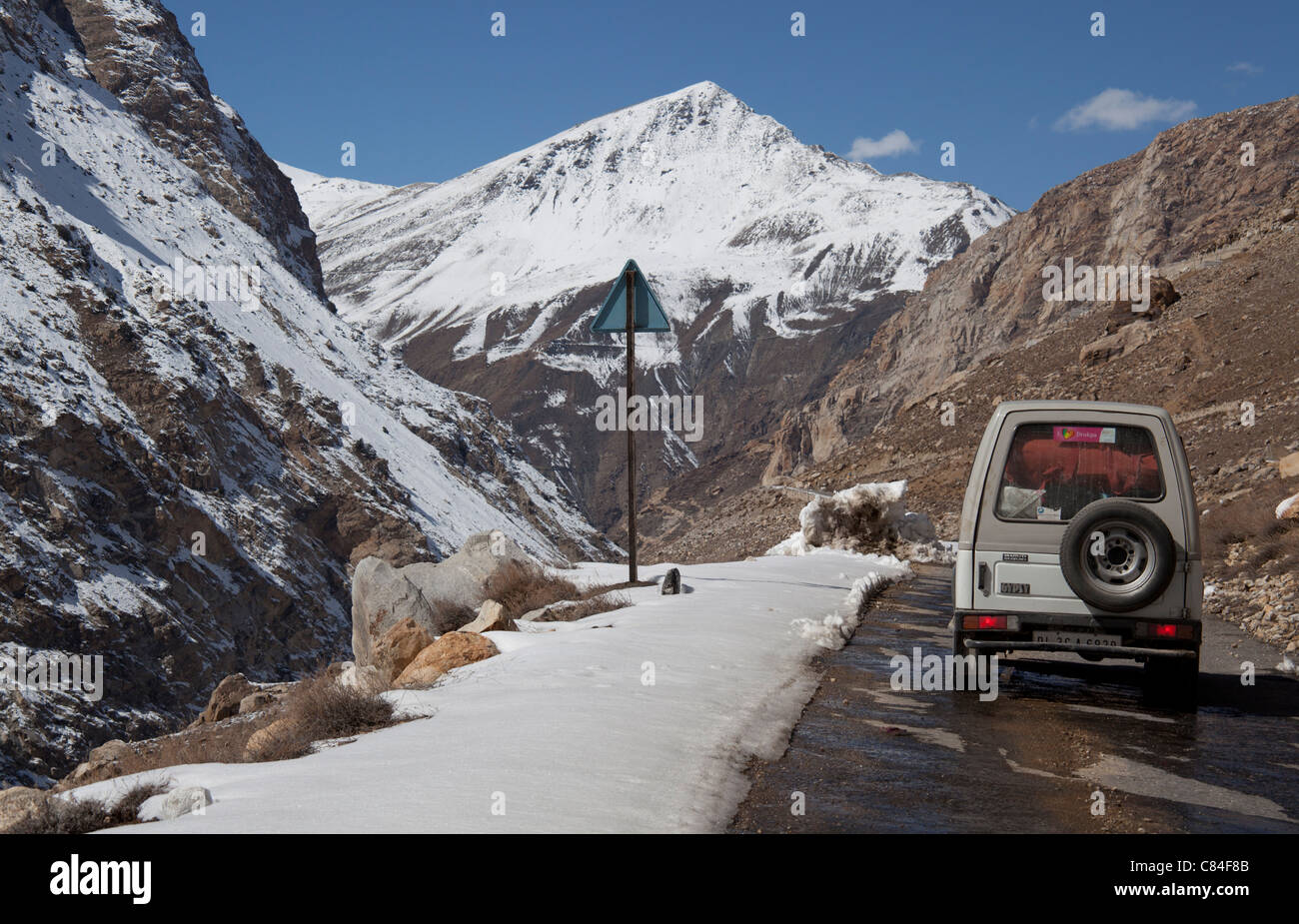 Road through The Himalayas, Himachal Pradesh, India Stock Photo - Alamy
