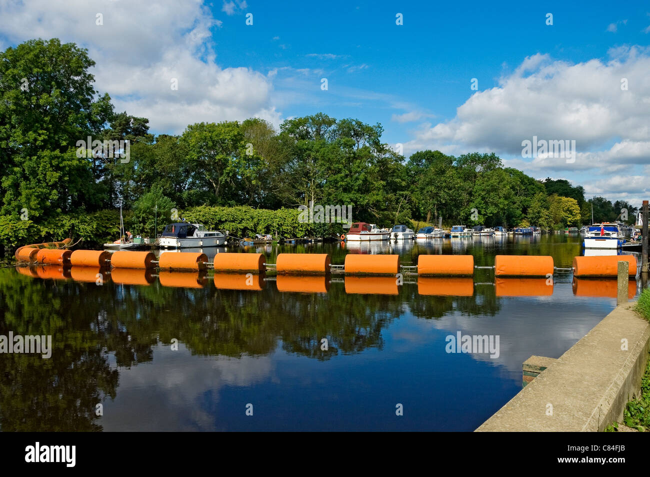 Floating barrier hi-res stock photography and images - Alamy