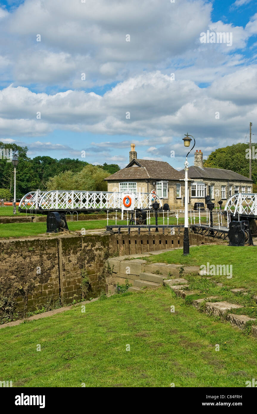 Naburn Lock Locks in summer on River Ouse near York North Yorkshire ...