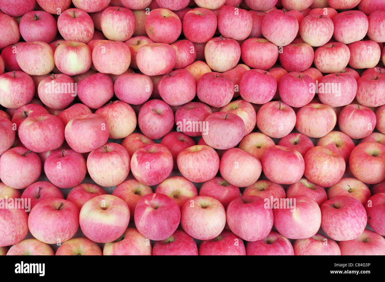 Apple red market row pile group fruits juicy hi-res stock photography ...