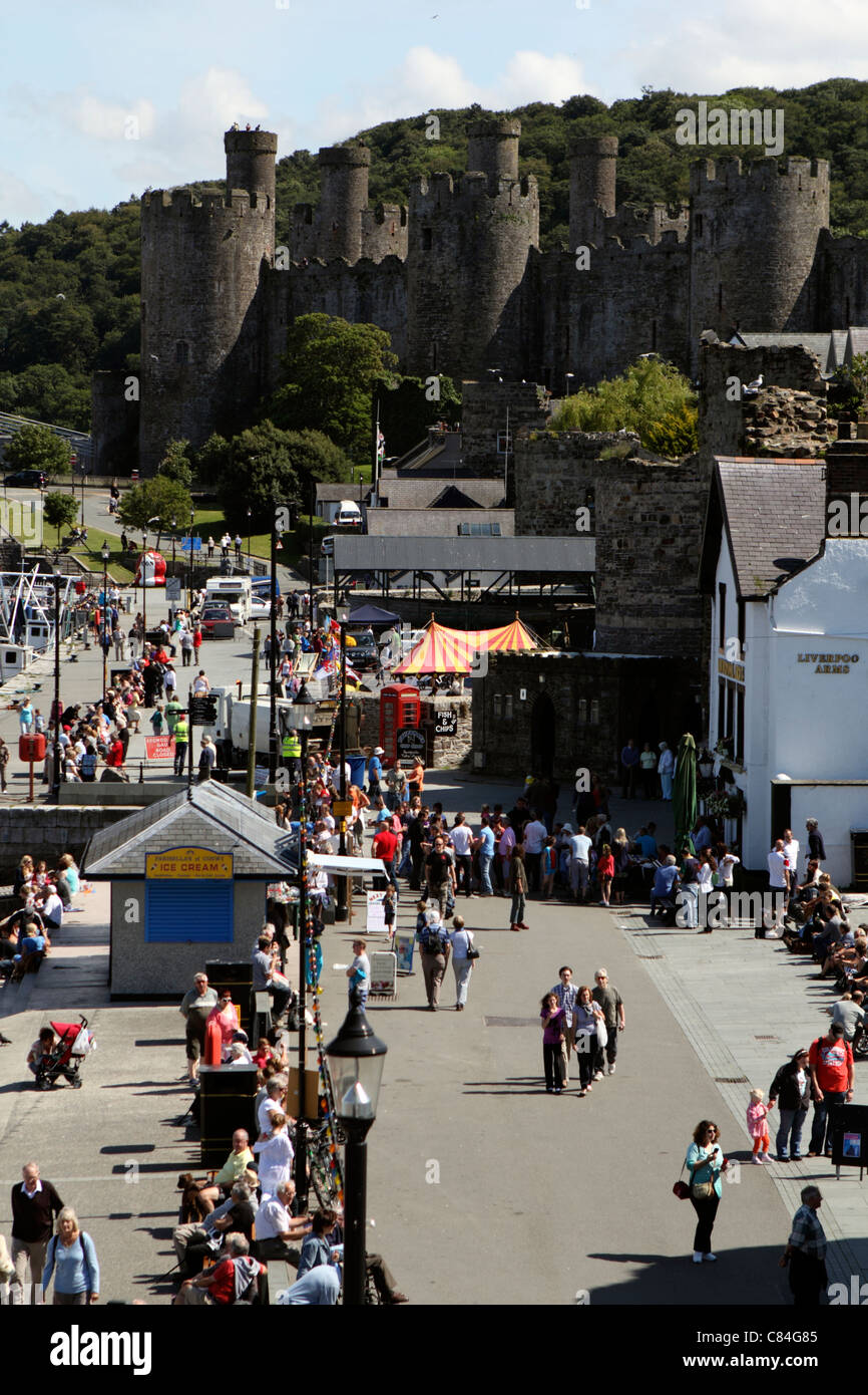 Busy sea front uk hi-res stock photography and images - Alamy