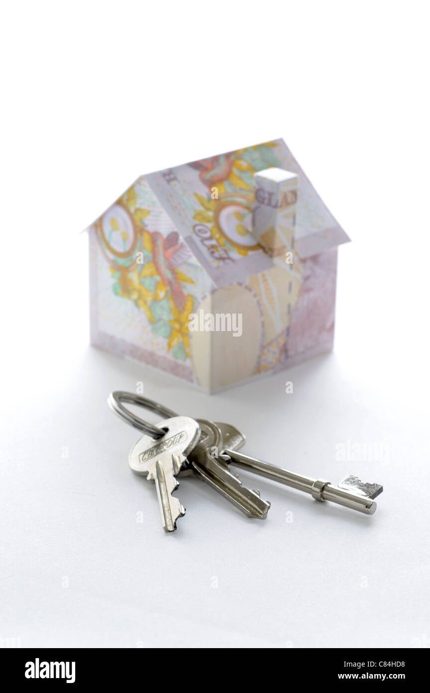 British pounds and keys hi-res stock photography and images - Alamy