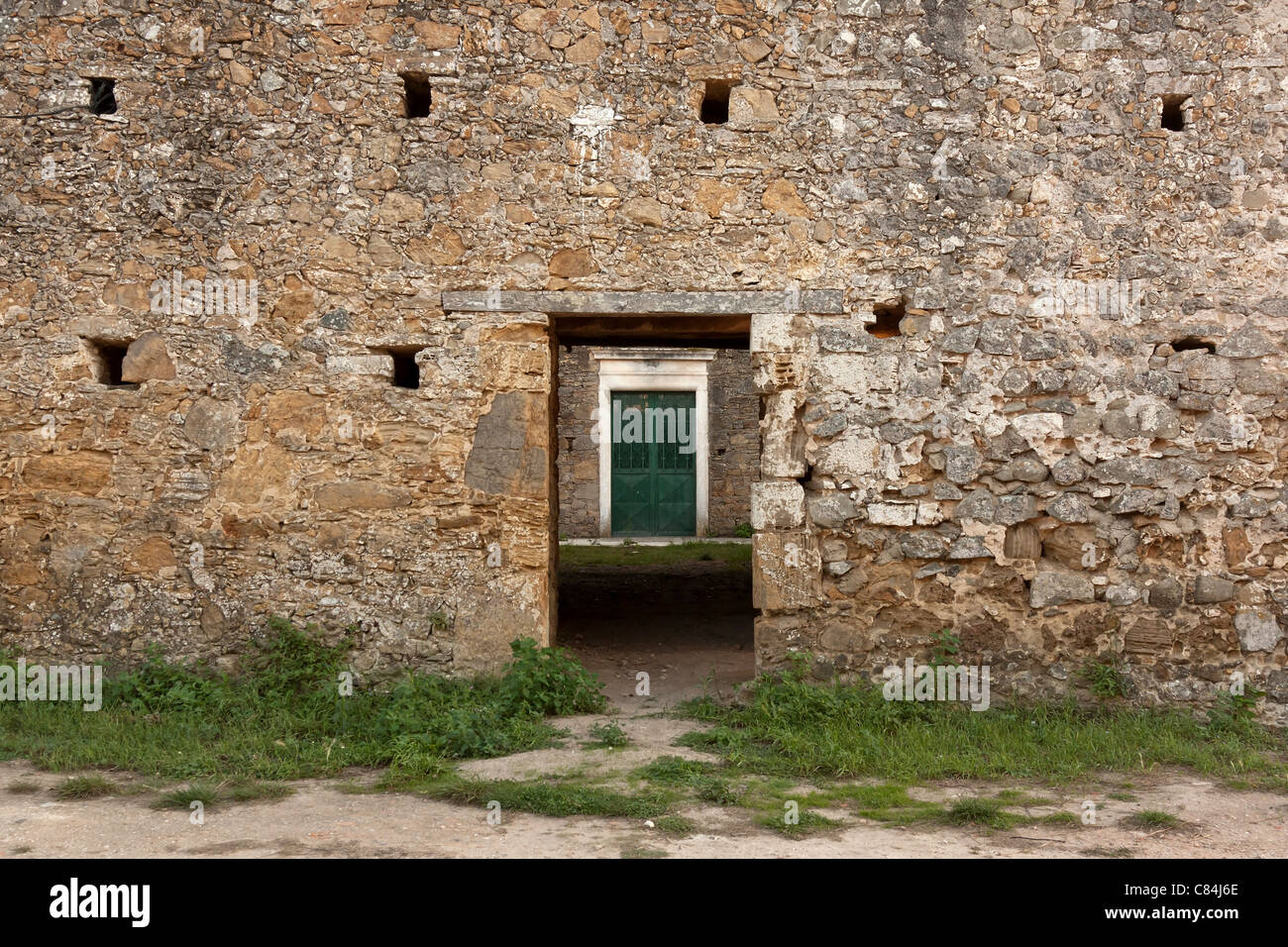 Rundown school building hi-res stock photography and images - Alamy