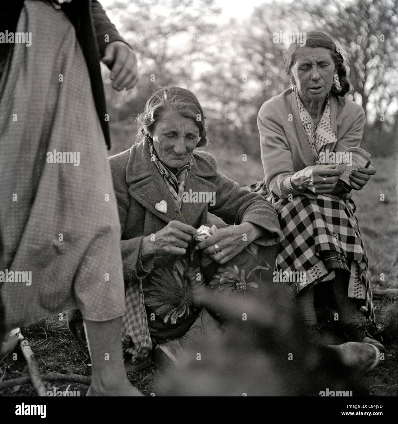 Gypsy smoking hi-res stock photography and images - Alamy