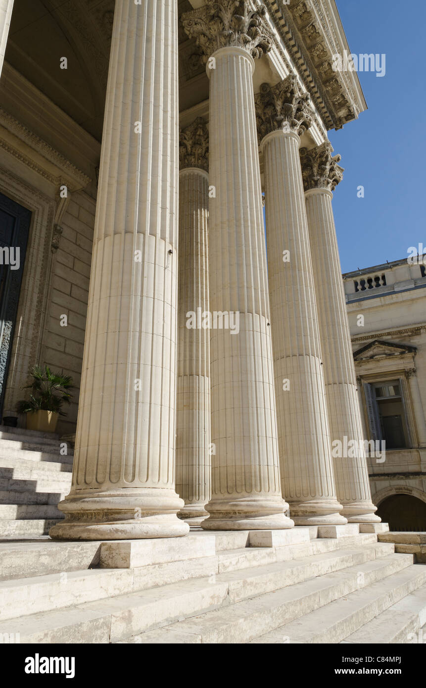 columns and stairs of courthouse Stock Photo - Alamy