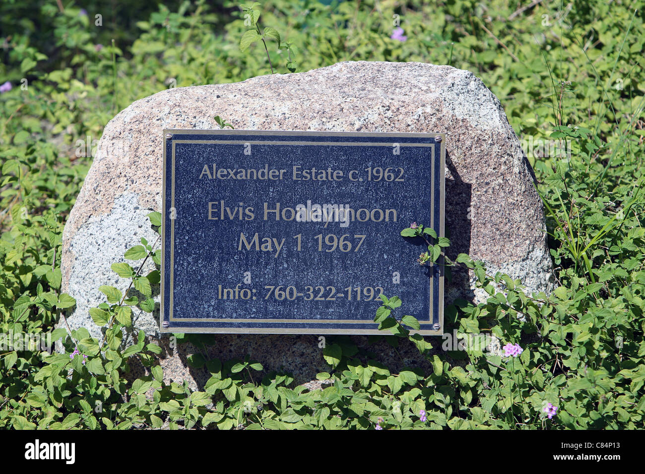 The Elvis Presley Honeymoon Hideaway sign Stock Photo - Alamy