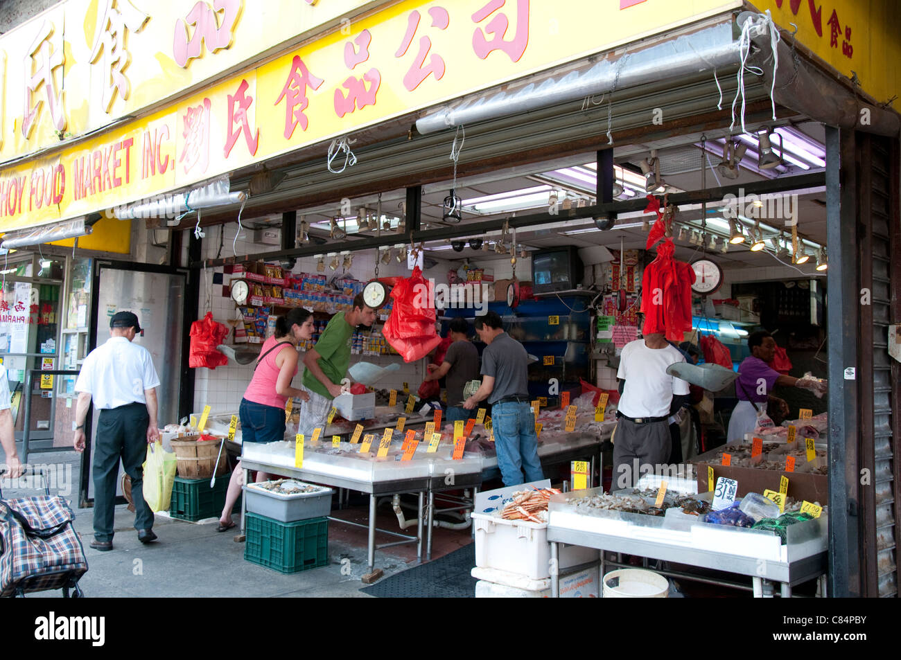 A sidewalk store in Chinatown in New York, USA Stock Photo - Alamy