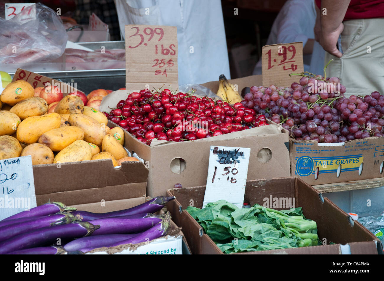 A sidewalk store in Chinatown in New York, USA Stock Photo - Alamy