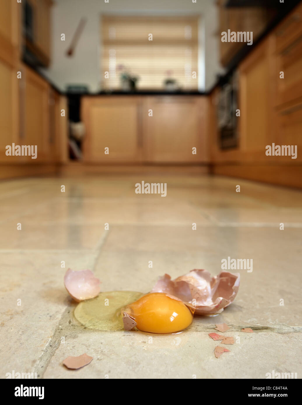 An egg smashed on the floor hi-res stock photography and images - Alamy