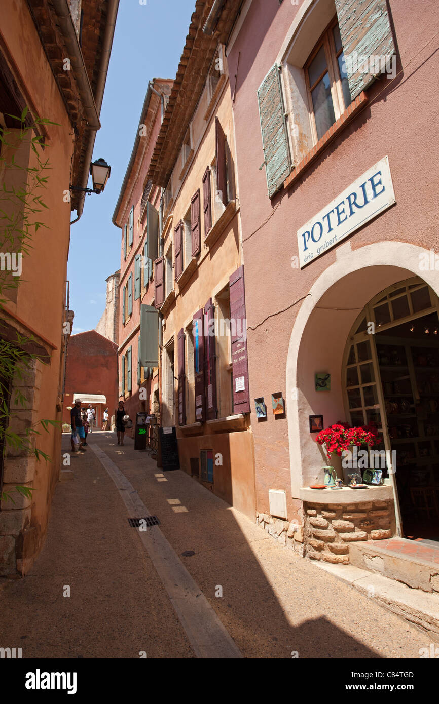 Roussillon: Narrow Streets Stock Photo - Alamy