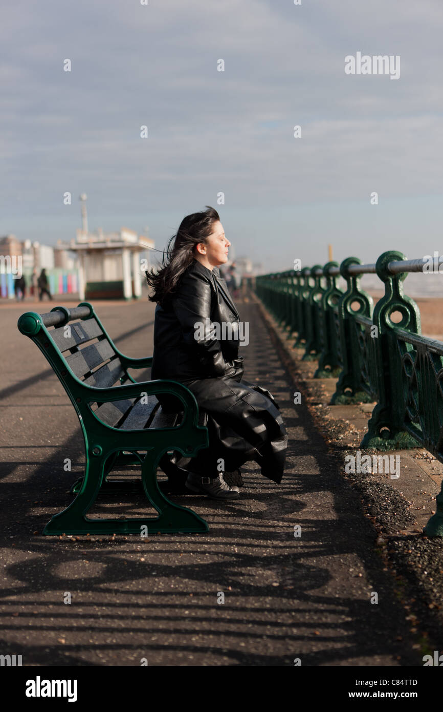 Brighton seafront woman hi-res stock photography and images - Alamy