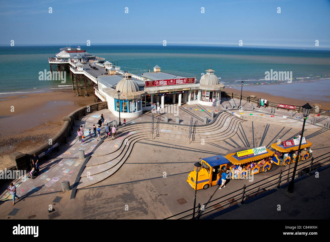 Pier pavilion theatre hi-res stock photography and images - Alamy