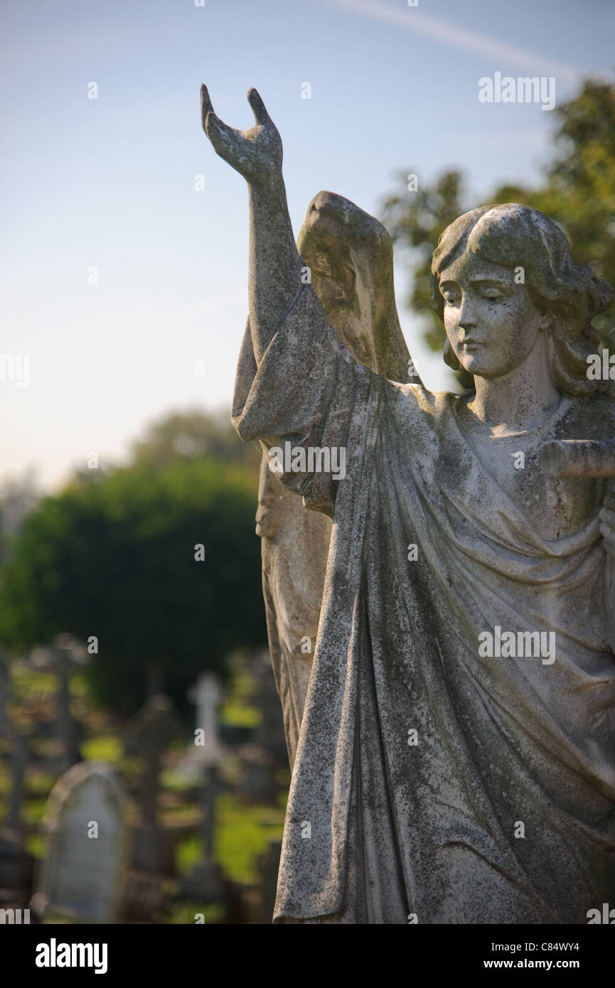 Gothic statue hi-res stock photography and images - Alamy