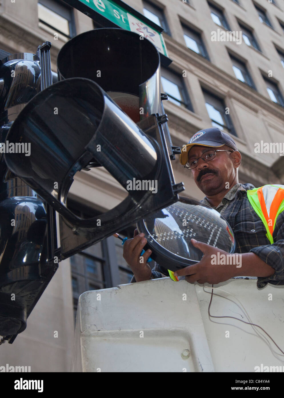 United states city repair traffic light hi-res stock photography and ...